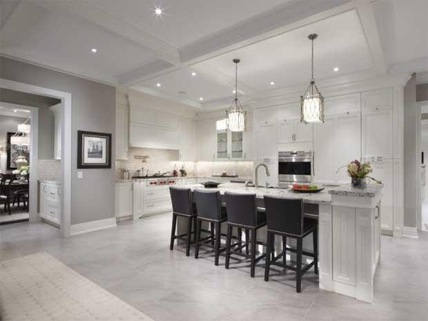 Model Home Captures Elegance of Regency Estates